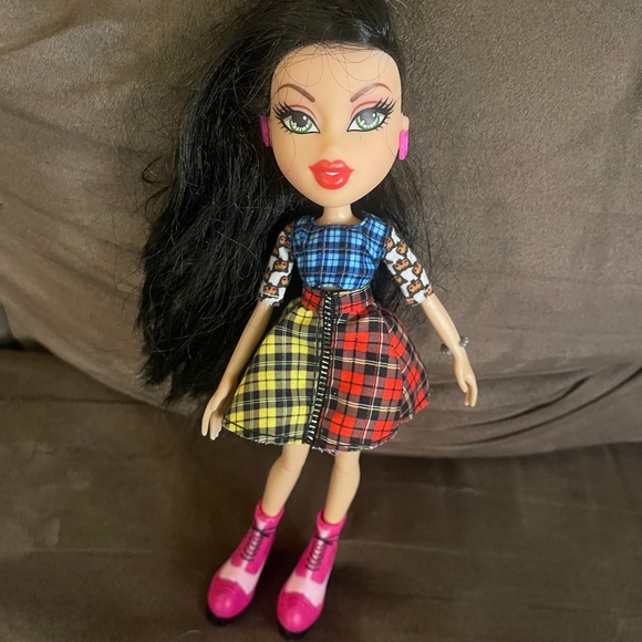 Toys | Bratz Hello My Name Is Jade Doll 215 Mga Black Hair Dress Boots Feet 105 | Poshmark